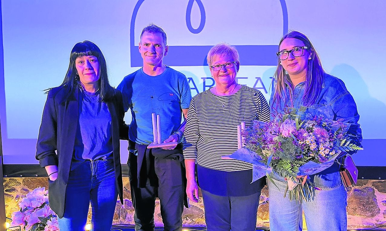 Reconocimiento a Merche Cobos, Alex Kirolak y Cristina Alfonso | El Diario Vasco